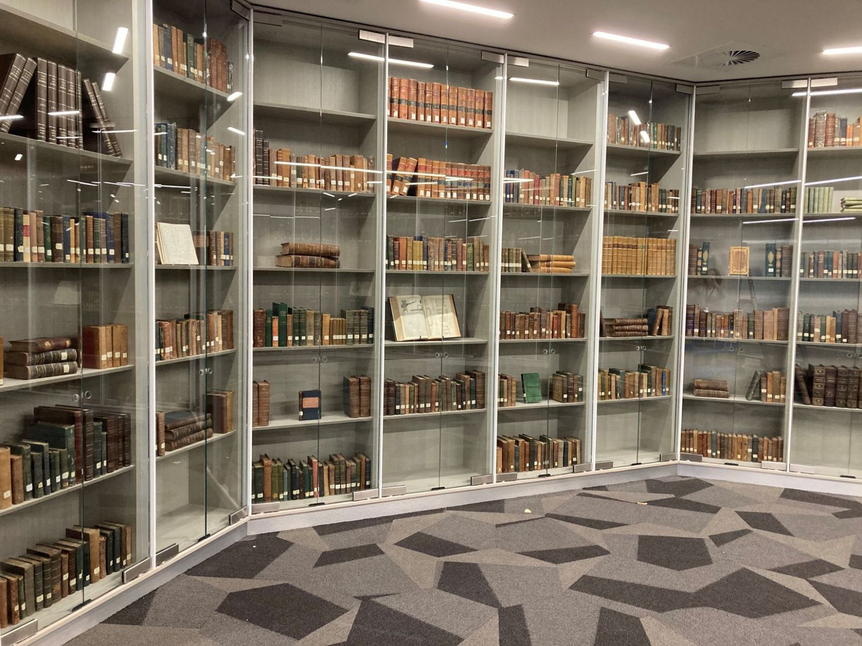 The Sandhurst Collection displayed at the new Heyward Library , News ...