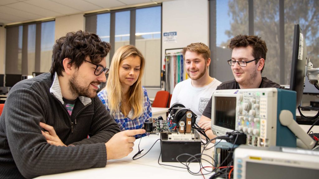 Master of Engineering (Electronics), Courses and degrees, La Trobe ...
