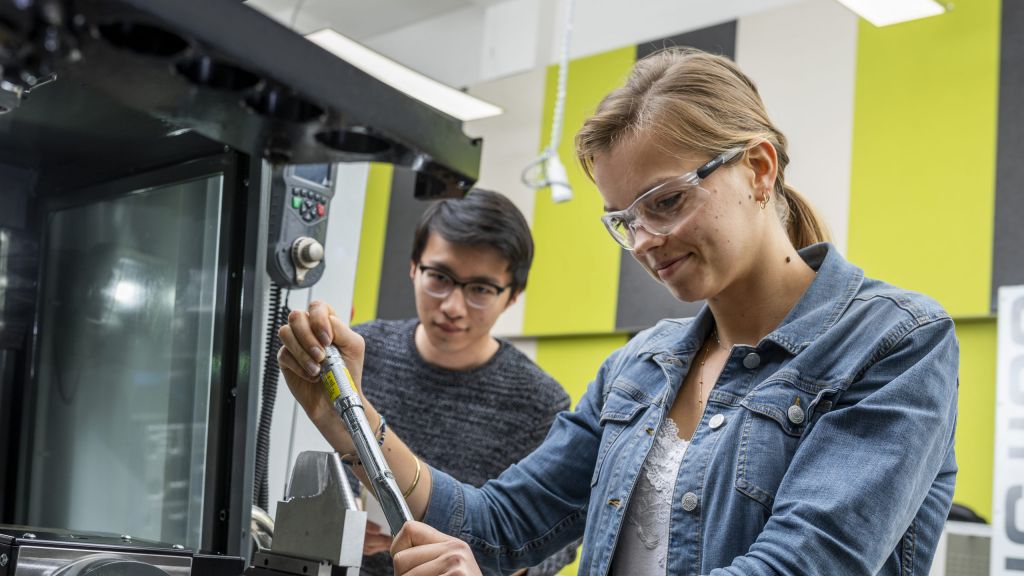 Associate Degree in Engineering Technology | La Trobe University