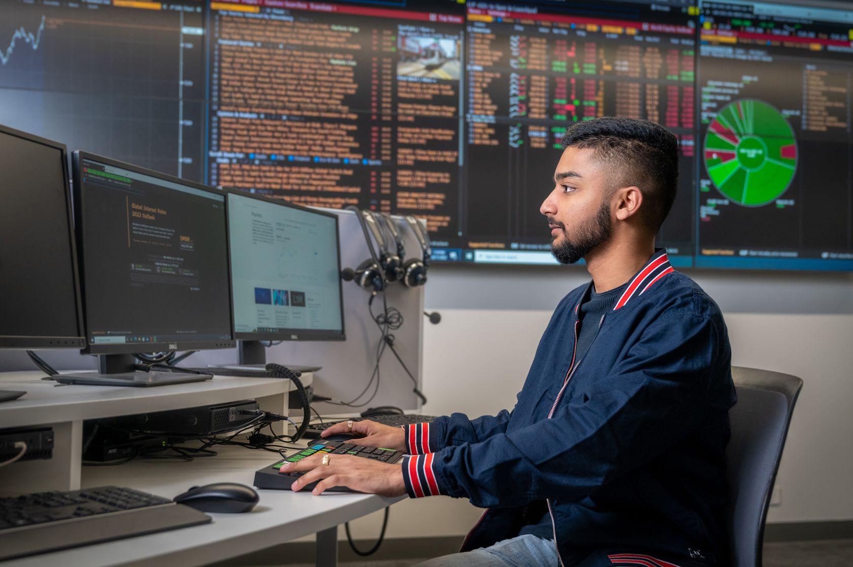 Trading room builds real world skills, News, La Trobe University