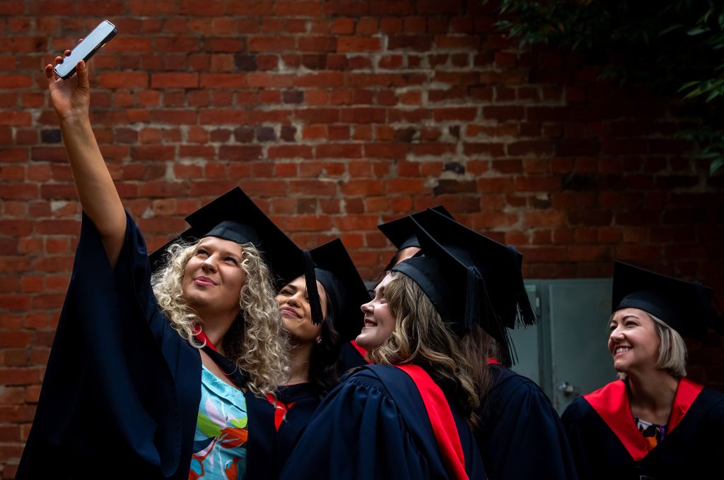 Melbourne (Bundoora) graduations, Student administration, Graduations ...